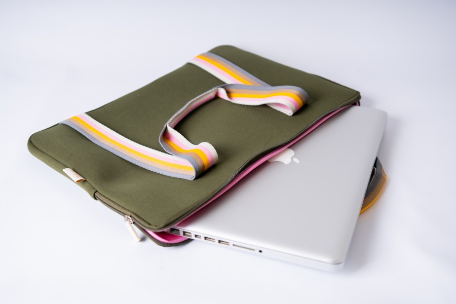 Porta Notebook en neoprene, ideal para proteger la computadora. Porta ...