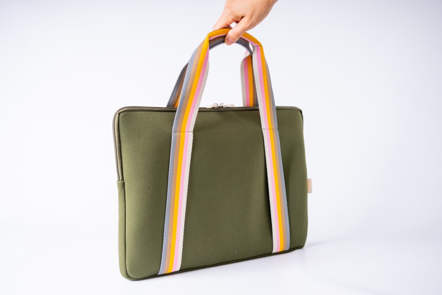 Porta Notebook en neoprene, ideal para proteger la computadora. Porta ...